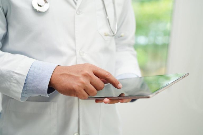 Obstipação Intestinal Crônica: Uma Abordagem Abrangente sobre Causas ...